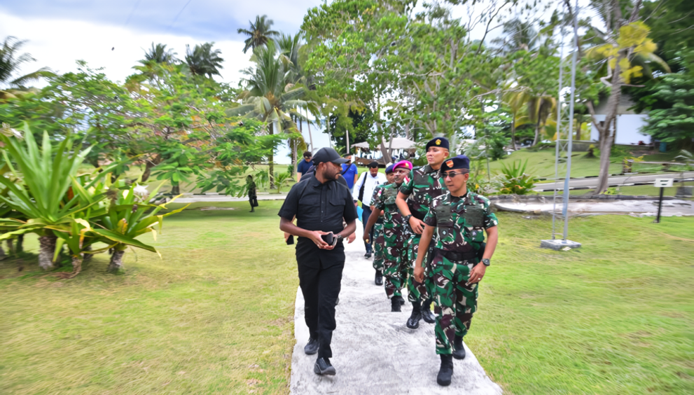 Yan Permenas Dorong Pengembangan RSAL di Biak - EMedia DPR RI