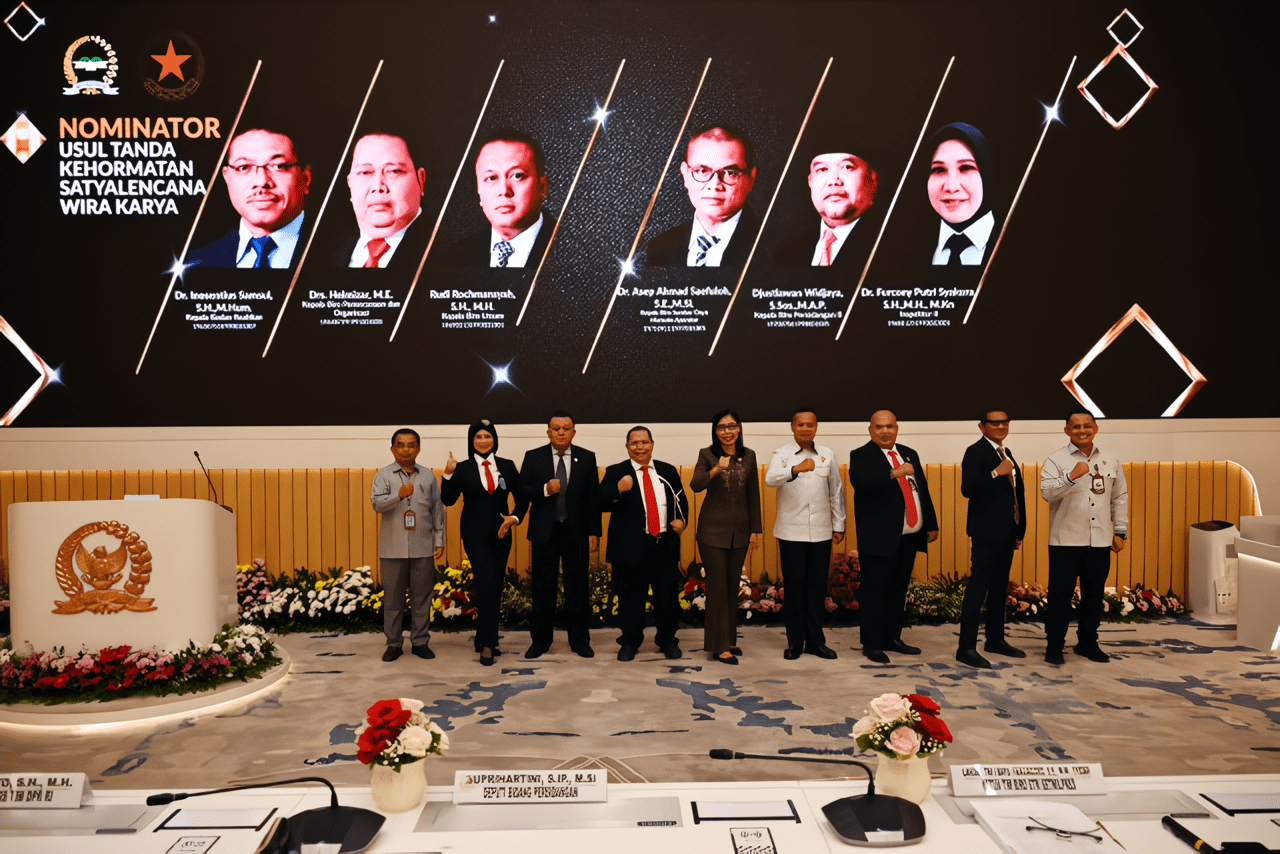 Enam Pejabat Setjen DPR RI Nominator Penerima Satyalencana Wira Karya ...