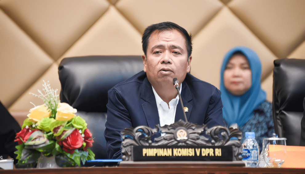 Lasarus Minta Pemerintah Segera Perbaiki Masalah Jalur LRT - EMedia DPR RI