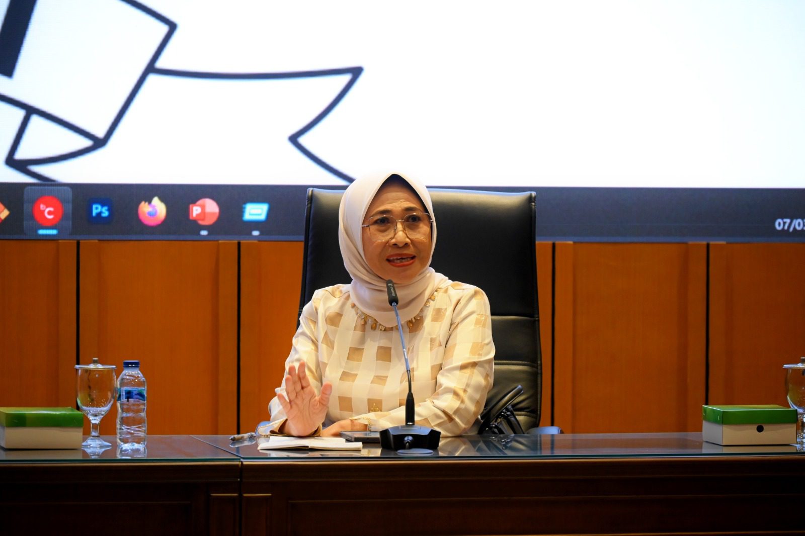 Hetifah Ajak Masyarakat Jaga Persatuan dan Kesatuan Pasca Pemilu - E-Media DPR RI