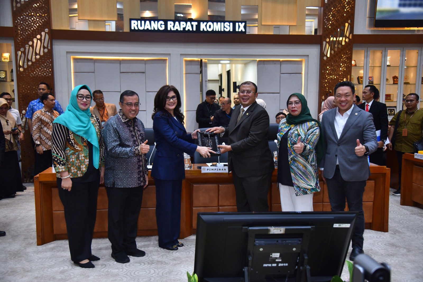 Felly Estelita Runtuwene Terpilih Jadi Ketua Komisi IX, Fokus Awasi Program Kesehatan Pemerintah ...