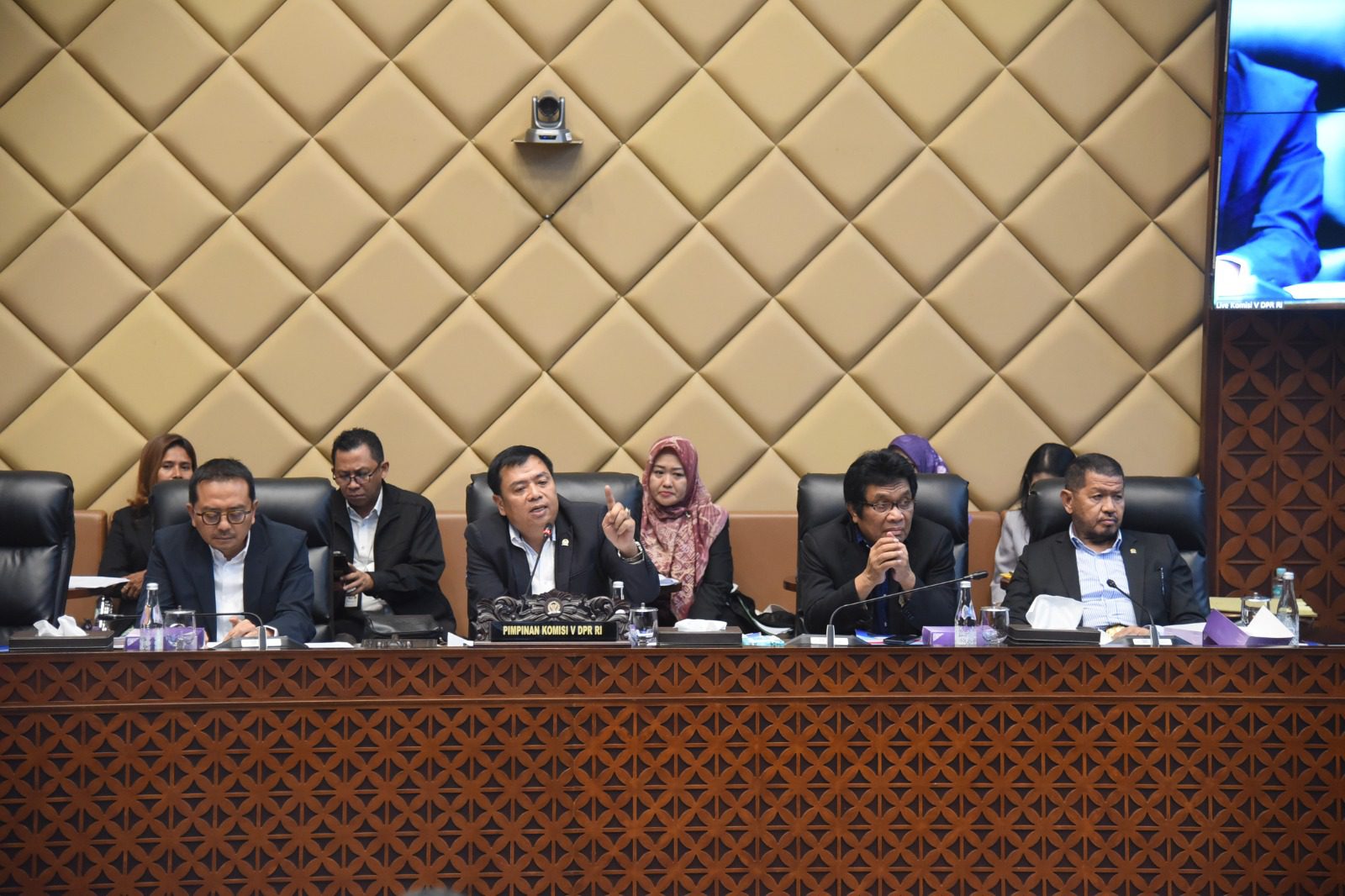 Rapat Perdana dengan Mitra, Komisi V Selaraskan Fokus Kerja Dampak Nomenklatur Baru - EMedia DPR RI