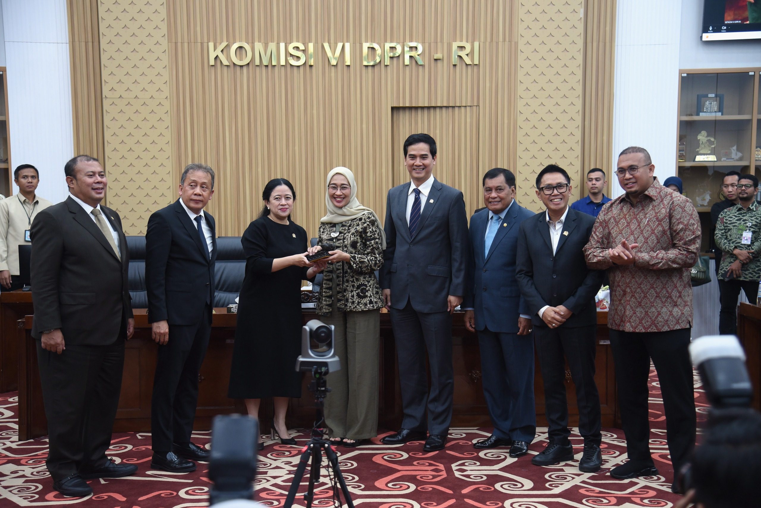 Titiek Soeharto Sah Jadi Ketua Komisi IV, Siap Percepat Swasembada Pangan - EMedia DPR RI