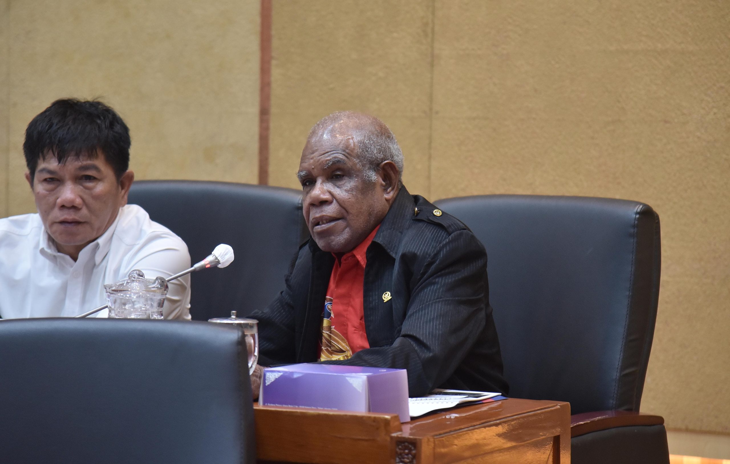 Obet Rumbruren Dorong Kemnaker Buka Lapangan Kerja Seluas-luasnya di Papua - EMedia DPR RI